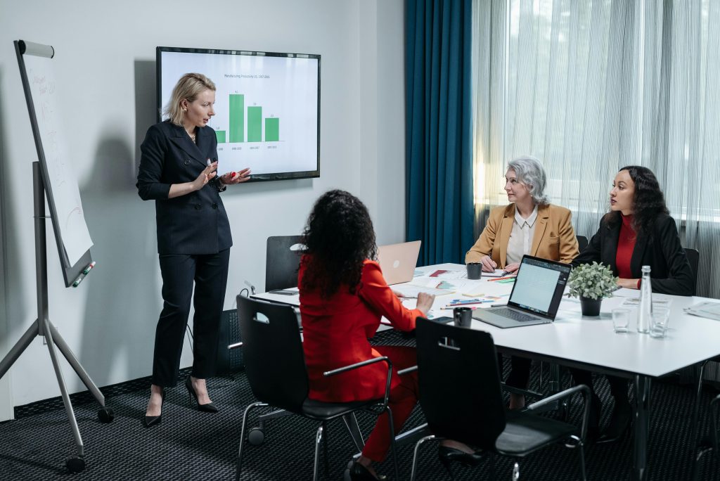 5 CIO Priorities for 2025: Modernising IT, Embracing AI, and Delivering ...